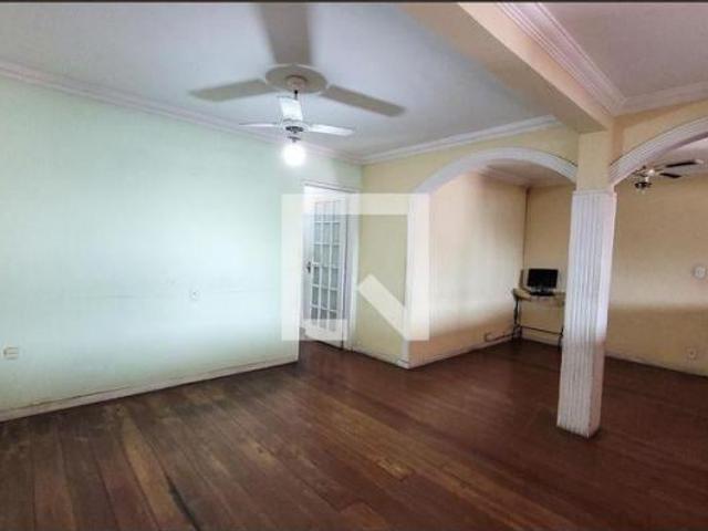 Casa à Venda Monte Castelo, 4 Quartos, 360 m² Contagem
