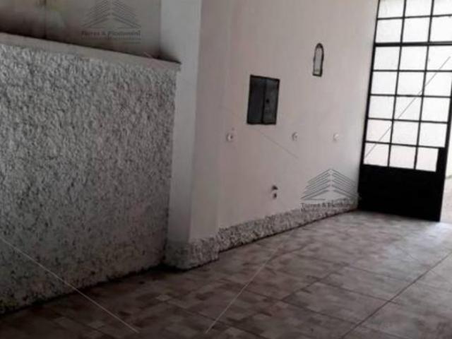 Casa à venda Mooca com 300 metros de área construída, sendo 4 dormitórios 2 banheiros vagas para 6 c