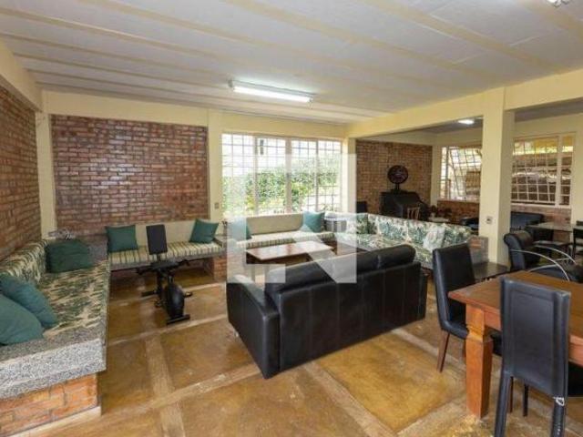 Casa à Venda Morro do Chapéu, 4 Quartos, 2100 m² Nova Lima