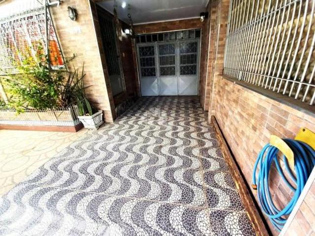 Casa à venda Morro Santana, semi mobiliada, com 3 quartos, garagem fechada local muito seguro