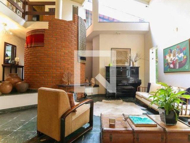 Casa à Venda Morumbi, 4 Quartos, 300 m² São Paulo