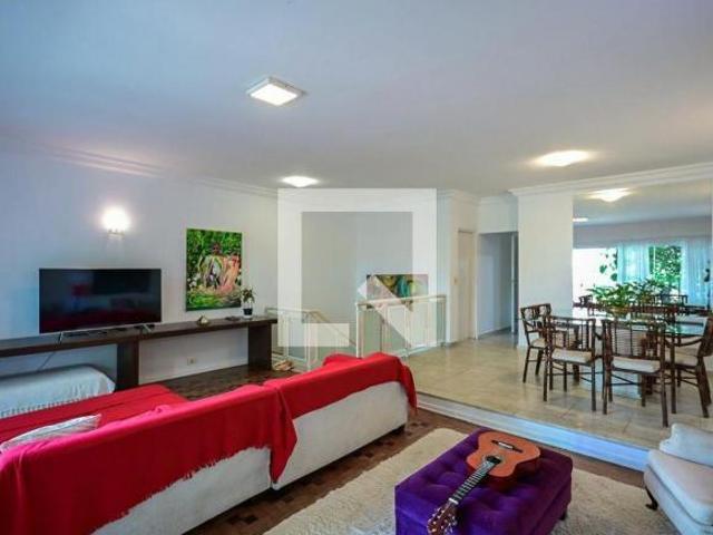 Casa à Venda Morumbi, 5 Quartos, 250 m2