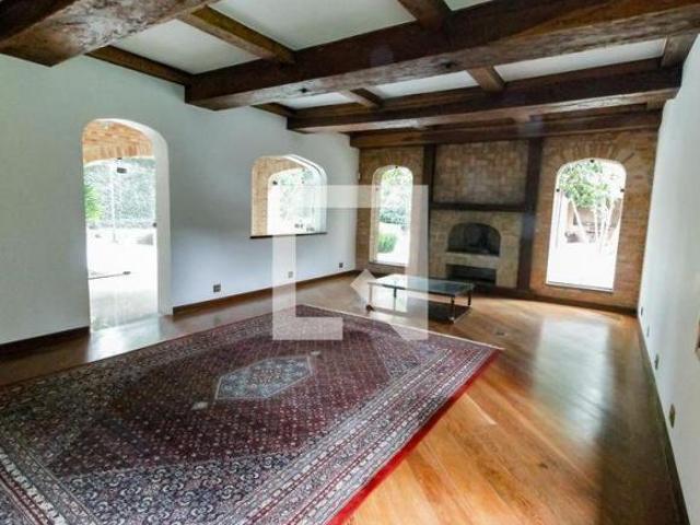 Casa à Venda Morumbi, 7 Quartos, 984 m² São Paulo