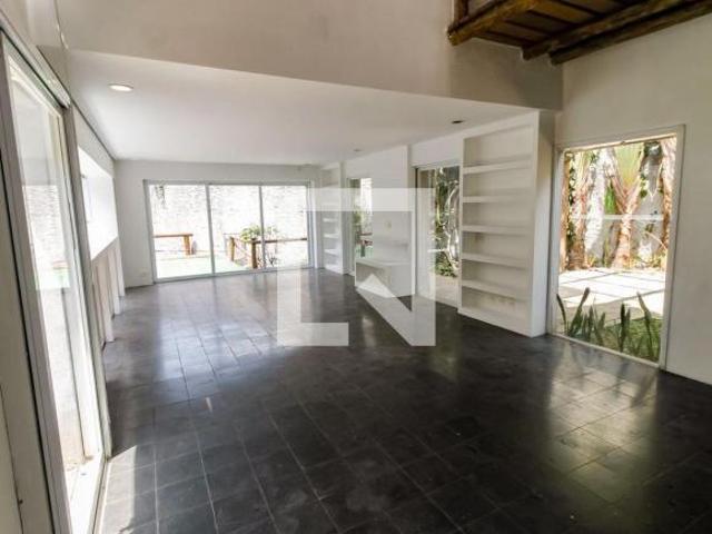 Casa à Venda Morumbi, 3 Quartos, 335 m2