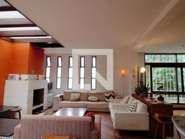 Casa à Venda Morumbi, 3 Quartos, 330 m2