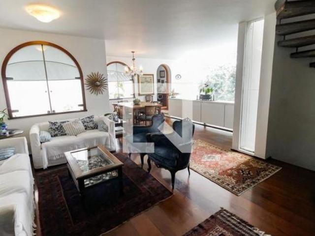 Casa à Venda Morumbi, 3 Quartos, 700 m² São Paulo