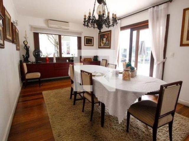 Casa à Venda Morumbi, 3 Quartos, 800 m² São Paulo