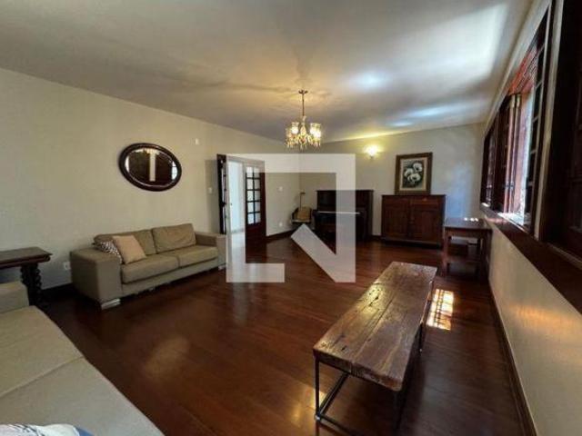 Casa à Venda Mangabeiras, 8 Quartos, 400 m2