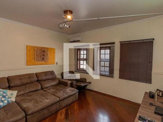 Casa à Venda Mansões Santo Antônio, 4 Quartos, 220 m2