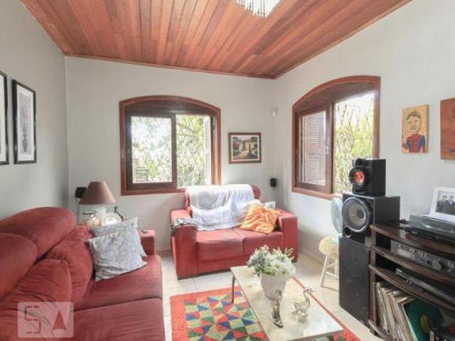 Casa à Venda Medianeira, 4 Quartos, 230 m² Porto Alegre