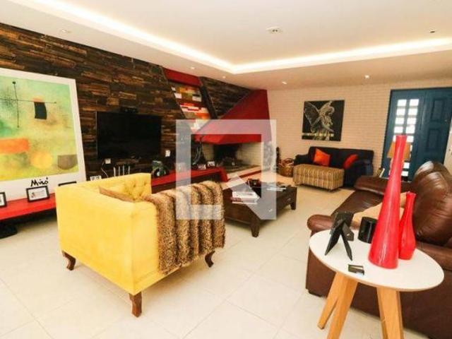 Casa à Venda Medianeira, 3 Quartos, 328 m² Porto Alegre