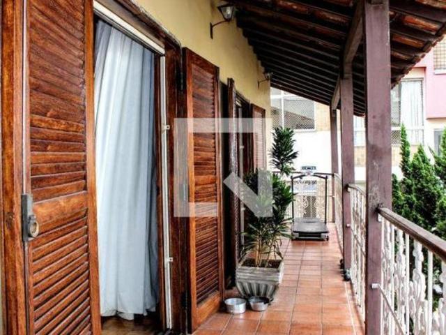 Casa à Venda Minas Brasil, 4 Quartos, 268 m² Belo Horizonte