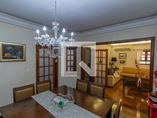 Casa à Venda Nova Campinas, 4 Quartos, 300 m2