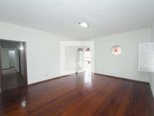 Casa à Venda Nova Granada, 5 Quartos, 270 m² Belo Horizonte