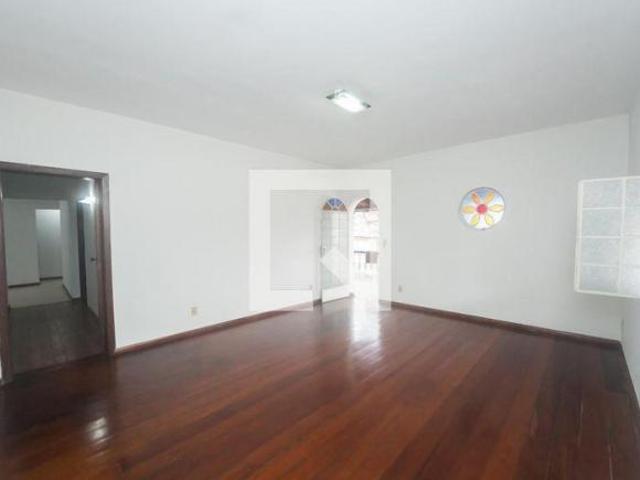 Casa à Venda Nova Granada, 5 Quartos, 270 m² Belo Horizonte