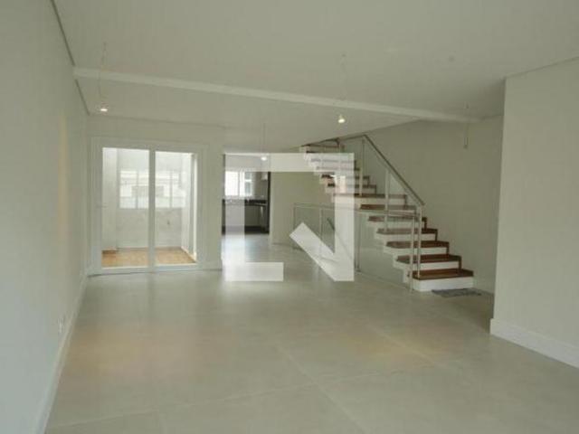 Casa à Venda Nova Petrópolis, 3 Quartos, 250 m² São Bernardo do Campo