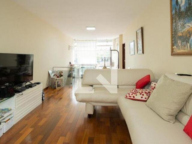 Casa à Venda Nova Petrópolis, 4 Quartos, 280 m² São Bernardo do Campo