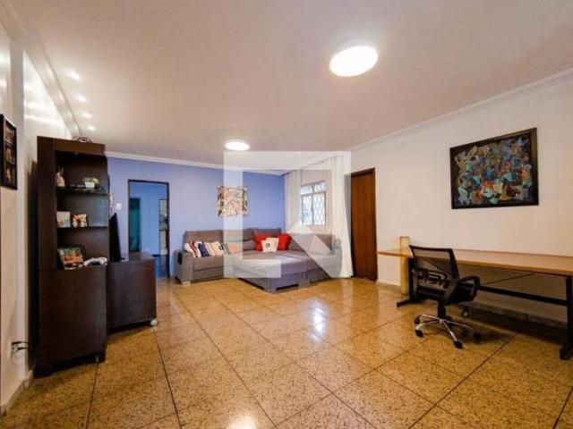 Casa à Venda Nova Suíssa, 5 Quartos, 180 m2