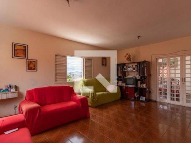 Casa à Venda Novo Glória, 3 Quartos, 360 m² Belo Horizonte