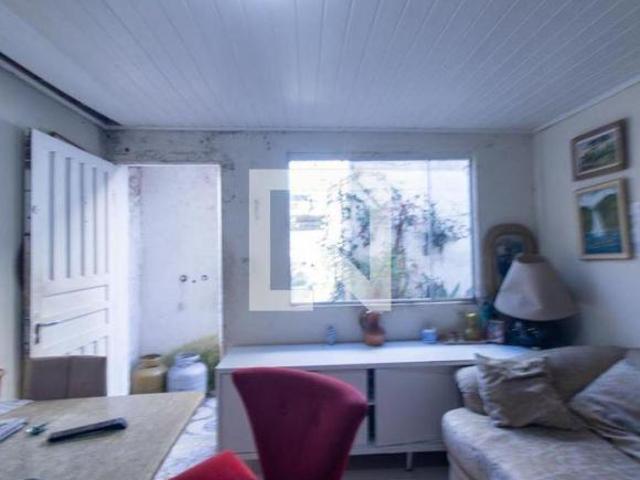 Casa à Venda Novo Mundo, 6 Quartos, 140 m² Curitiba