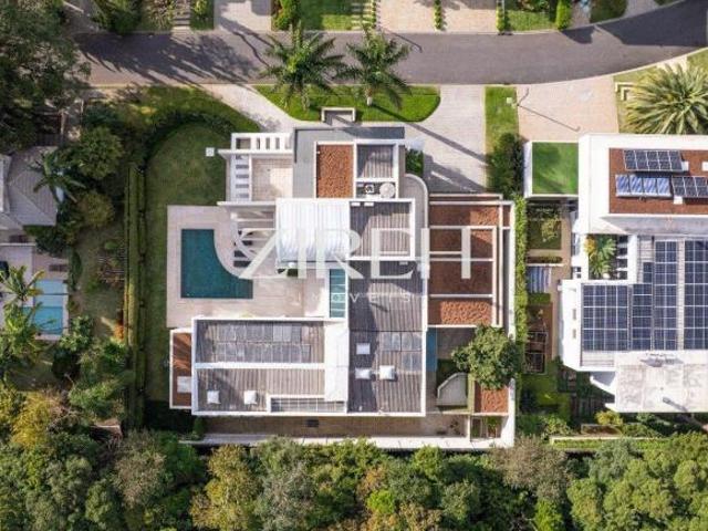 CASA À VENDA NO COLINAS DE SÃO FRANCISCO COM 5 SUÍTES E PISCINA