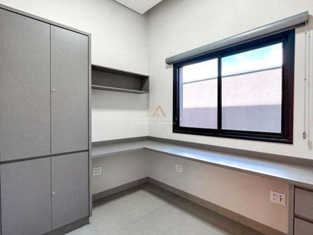 Casa à venda no Cond. Eco Village II, com 283m² e 04 suítes