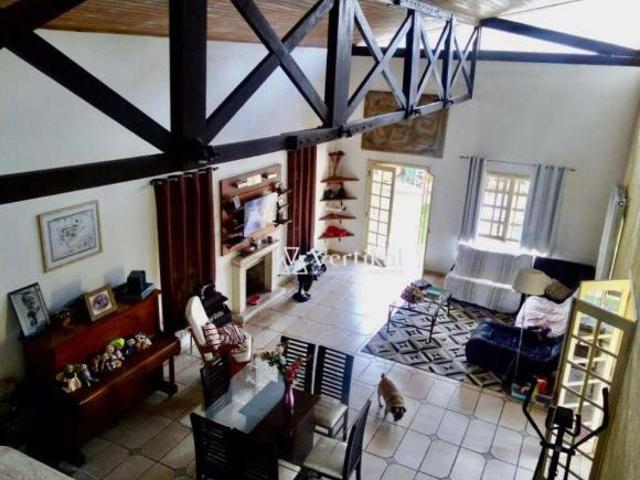 Casa à venda no Cond. Nova Higienópolis Granja Viana