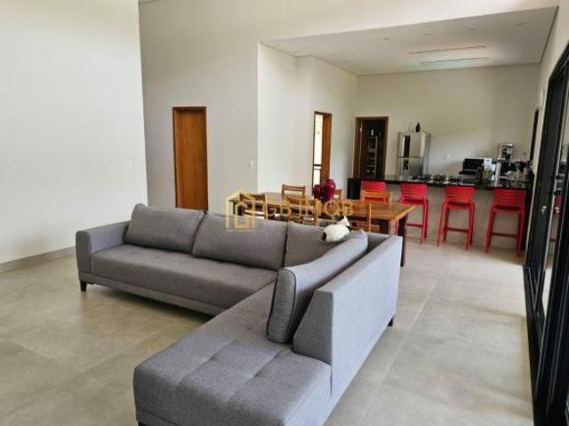 Casa à venda no Condomínio Terras Caxambu cód. GB 8361