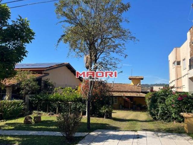 Casa à venda no Condomínio Terras do Caribe em Valinhos