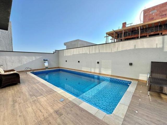 Casa à venda no Condominio Terras de Atibaia I com 04 suítes