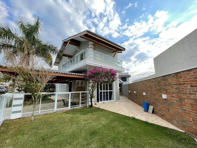 Casa a venda no Condomínio Terras de Atibaia I em Atibaia