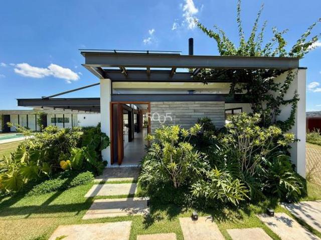 Casa à venda no Condomínio Terras de São José II com 2132m² de terreno, 5 suítes e localização privi