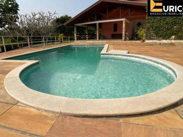 Casa em condomínio à venda no Condomínio Vale da Santa Fé em Vinhedo/SP