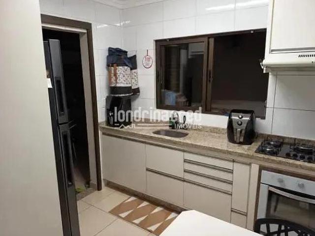 Casa à venda no Condomínio Vale das Pedras com 3 dormitórios, suíte, planejados e churrasqueira