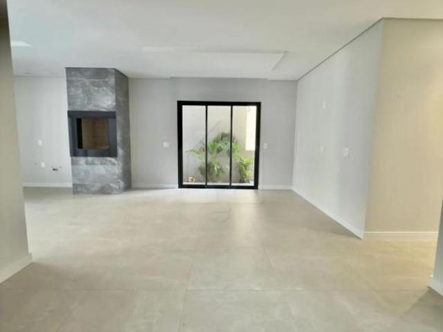 CASA À VENDA NO CONDOMÍNIO VALE DOS VINHEDOS