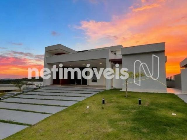 Casa a venda no condomínio Valle da Serra em Betim