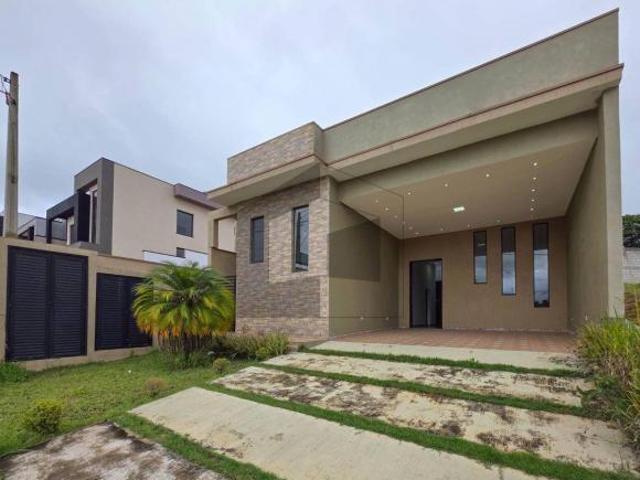 Casa à Venda no Condomínio Veneza Mogi das Cruzes | 3 Suítes | Piscina | Closet | Jardim de Invern