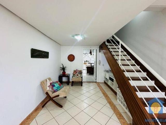 Casa a venda no condomínio Vila de Espanha