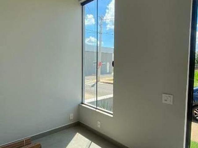 Casa à venda no Condomínio Vila dos Salgueiros em Americana com 3 quartos 1 suíte e 2 vagas de gar
