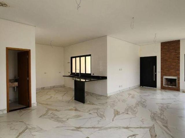 Casa à venda no condomínio Vila Real