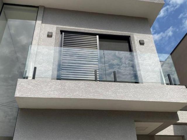 Casa à venda no Condomínio Vilas do Jaguari – Santana de Parnaíba/SP | 137m² | 3 dormitórios | Pisci