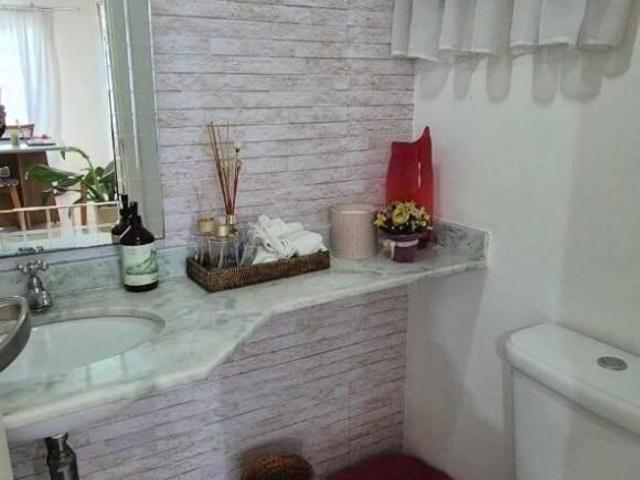 Casa à venda no Condomínio Villa das Flores no Parque Munhoz com 220m²