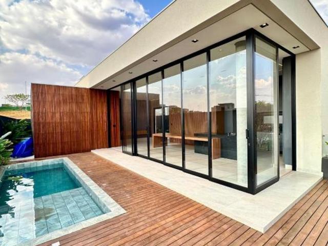 Casa à venda no Condomínio Villa Di Capri em Franca/SP