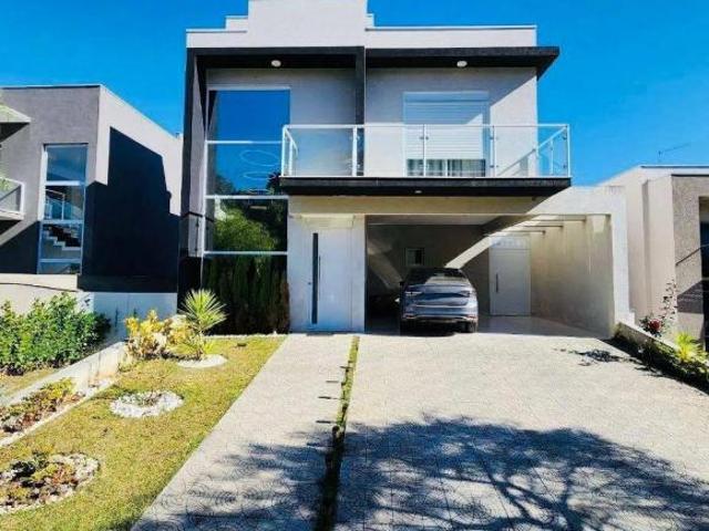 Casa à venda no condomínio Villa Rica