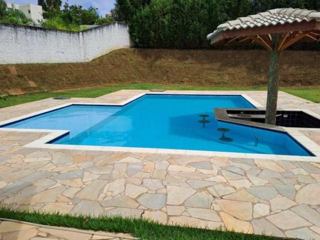 Casa à venda no Condomínio Village Castelo