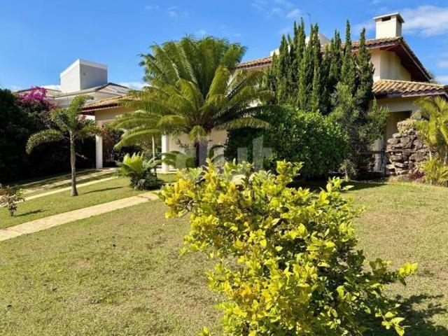 Casa a venda no COndomínio Village das Palmeiras