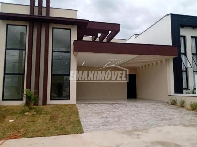 Casa á venda no Condomínio VIllagio Wanel