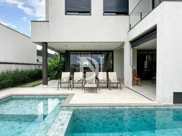 Casa à Venda no Condomínio Villas do Golfe – Conforto, Estilo e Lazer Completo em Itu/SP 3 suítes |