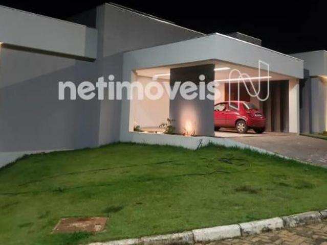 Casa à venda no Condomínio Villas Park 1, com 4 Quartos e 4 banheiros!