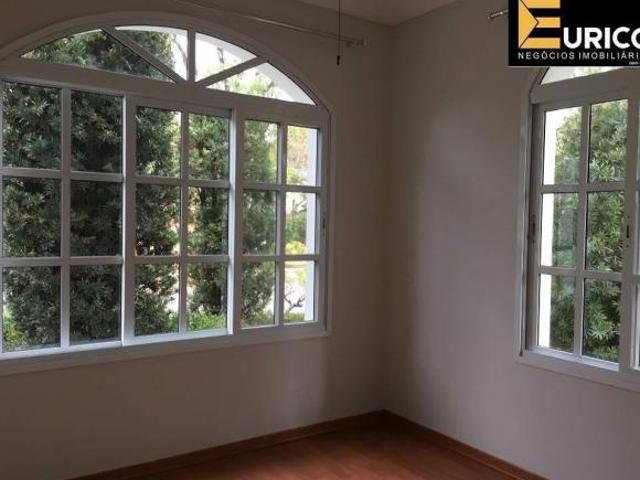 Casa à venda no Condomínio Vista Alegre Sede em Vinhedo/SP